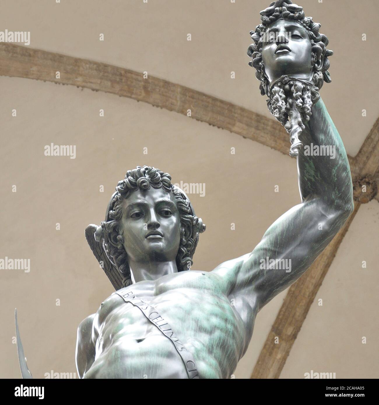 Perseo che tiene la testa di medusa immagini e fotografie stock ad alta ...