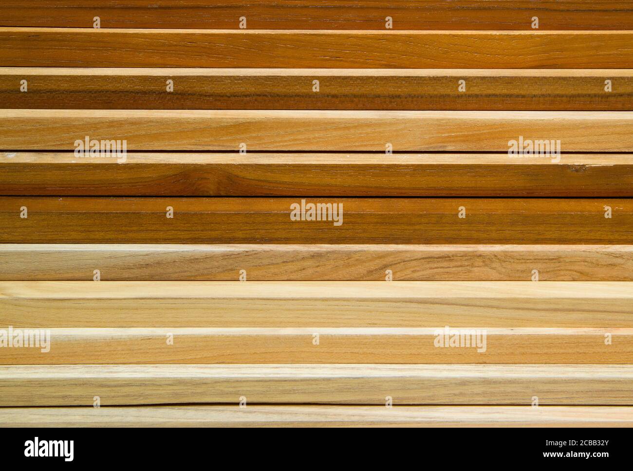 Tavole di teak immagini e fotografie stock ad alta risoluzione - Alamy