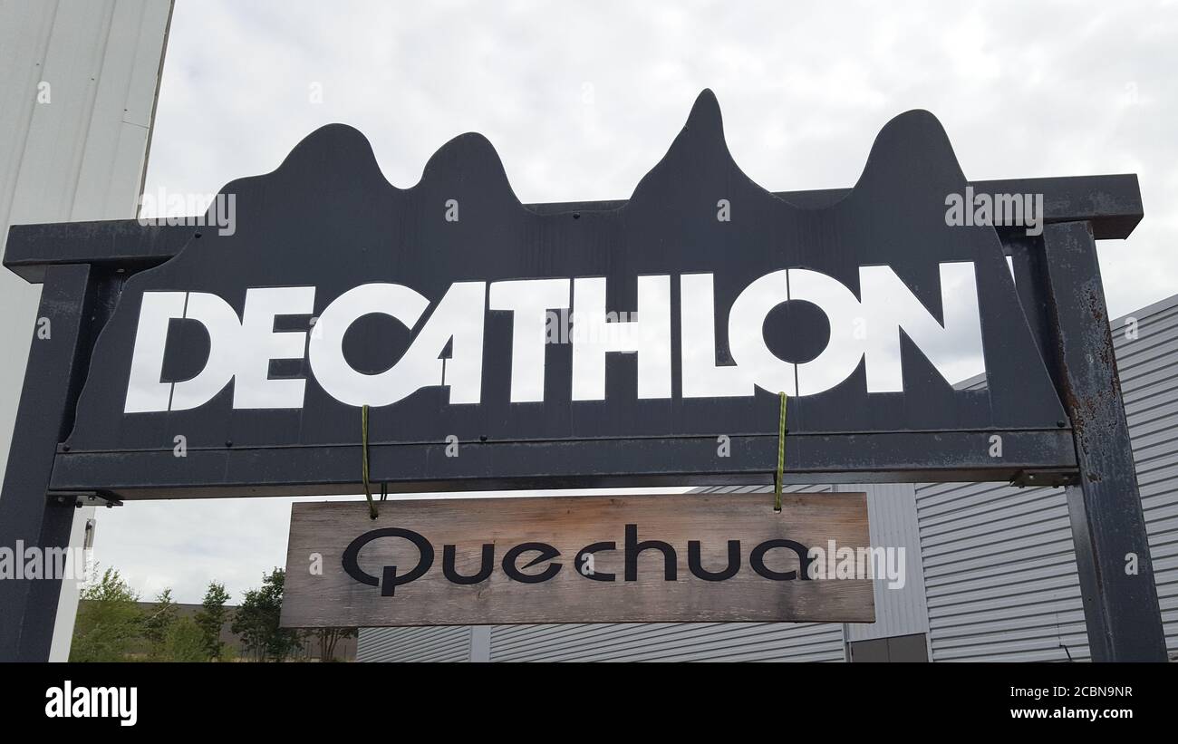 Quechua logo immagini e fotografie stock ad alta risoluzione - Alamy