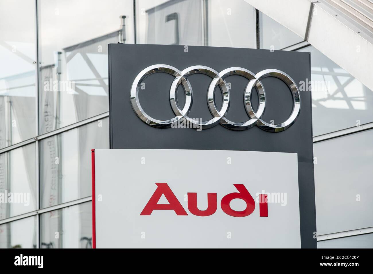 Bamberg, Germania 15 agosto 2020: Simboli - 2020 Audi logo, scritte ...