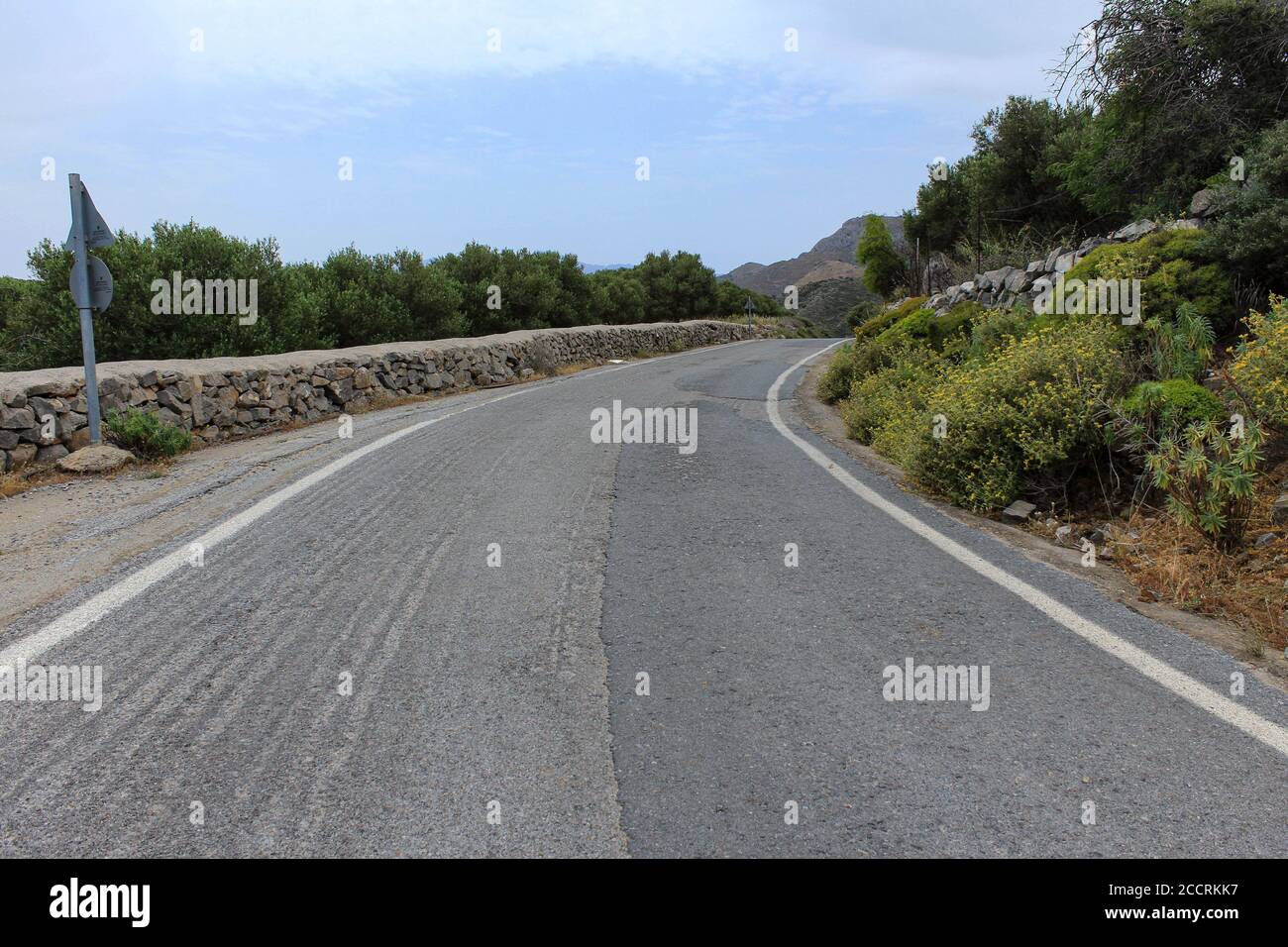 Strada con curve curve immagini e fotografie stock ad alta risoluzione ...