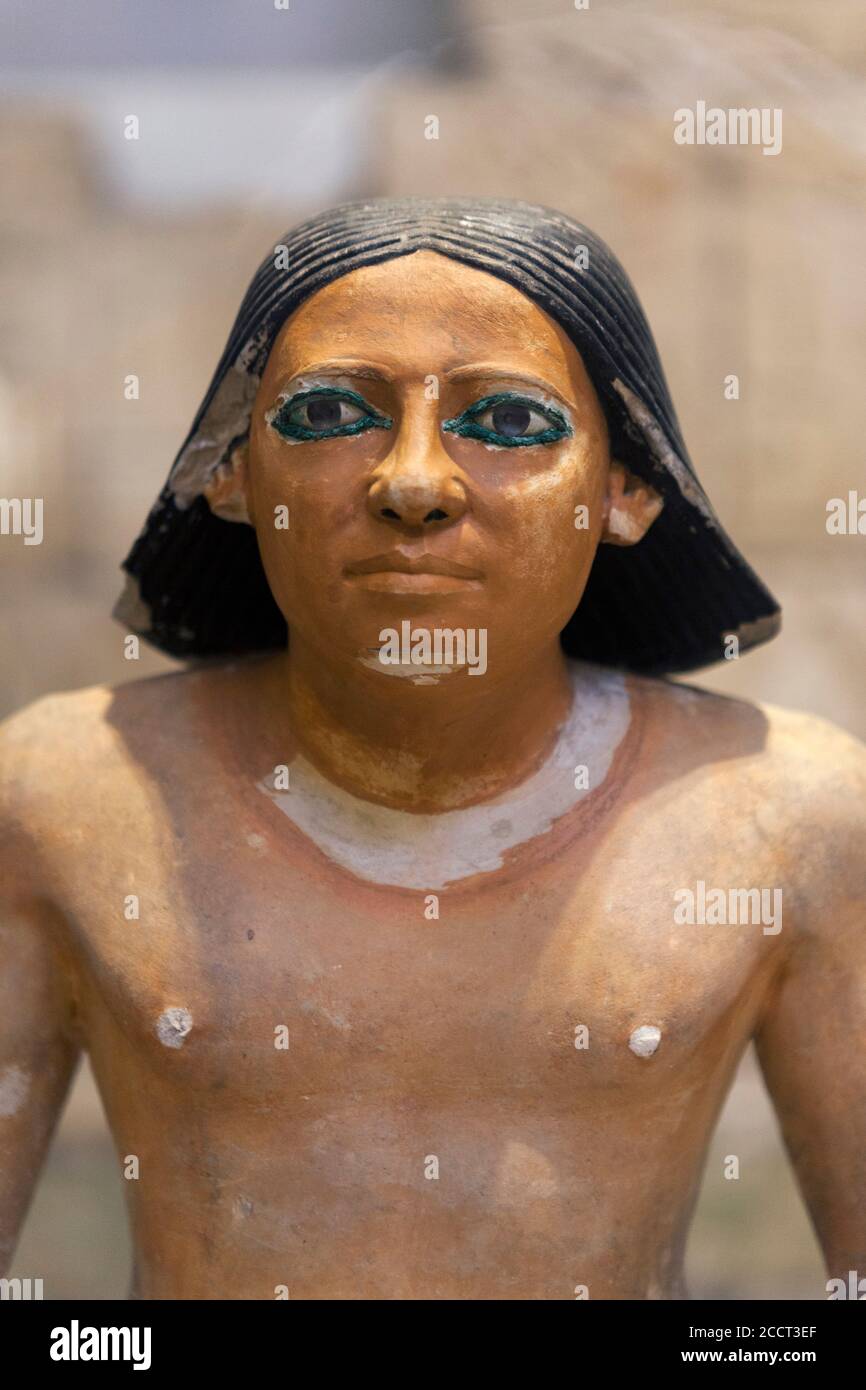 Statua di uno scriba del vecchio regno kingdom immagini e fotografie ...