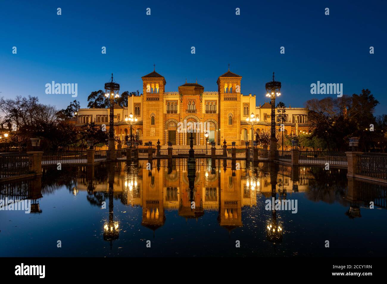 Museo d'arte illuminato Museo de Artes y Costumbres Populares de ...