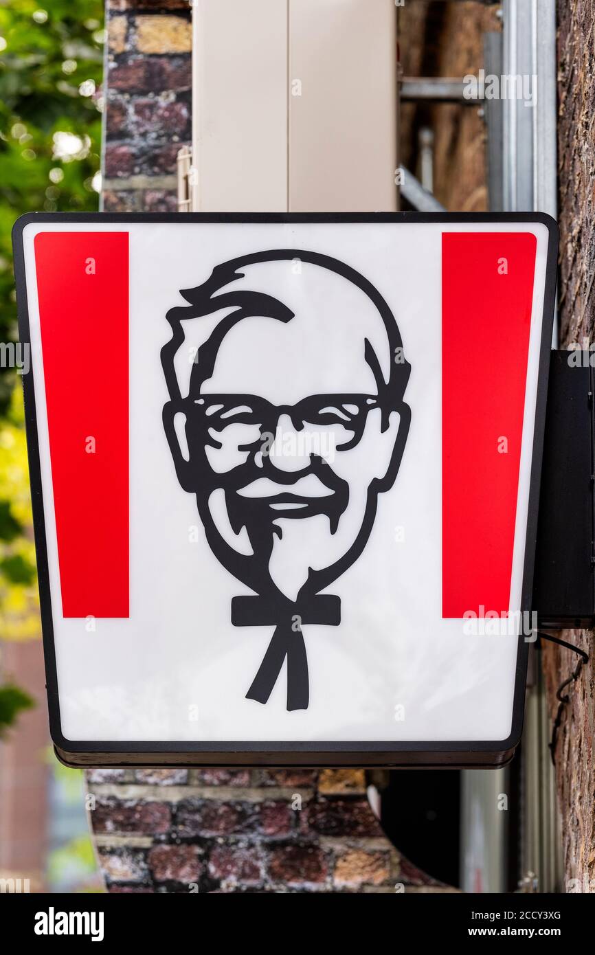 Catena di ristoranti di pollo fast food americano Kentucky Fried ...
