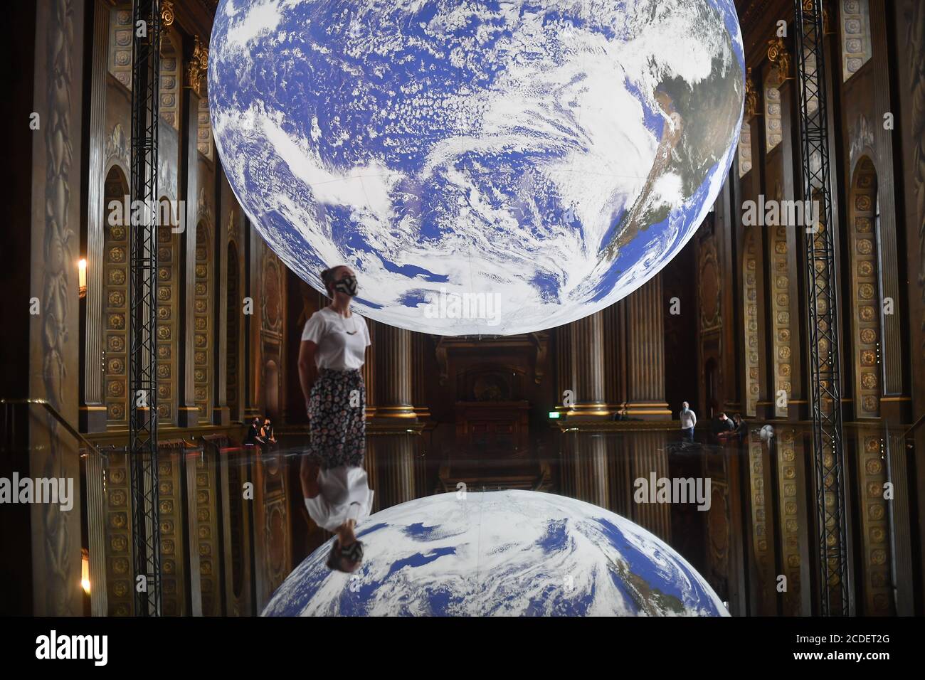 L'opera d'arte di Luke Jerram Gaia, una replica del pianeta Terra ...