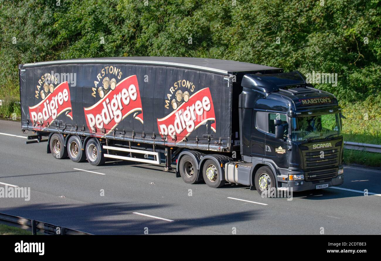 Rimorchio cortina immagini e fotografie stock ad alta risoluzione - Alamy