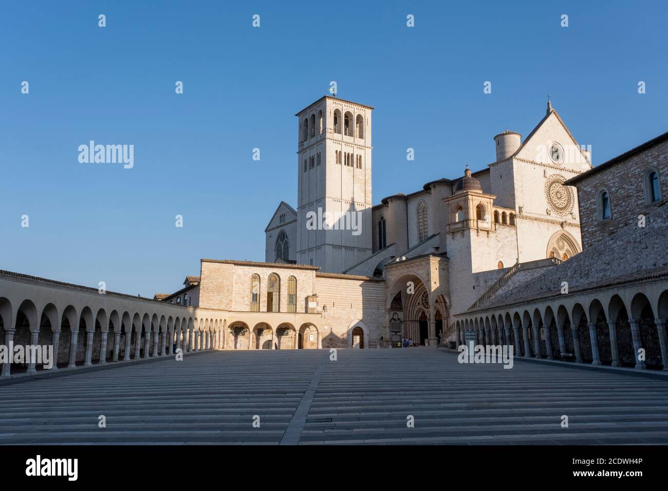 Basilica papale di san francesco assisi immagini e fotografie stock ad ...