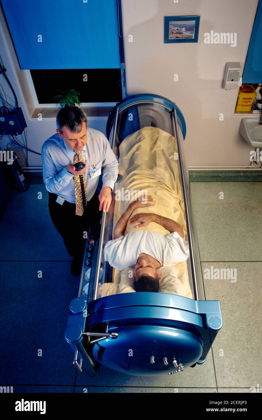 Ossigenazione iperbarica immagini e fotografie stock ad alta ...