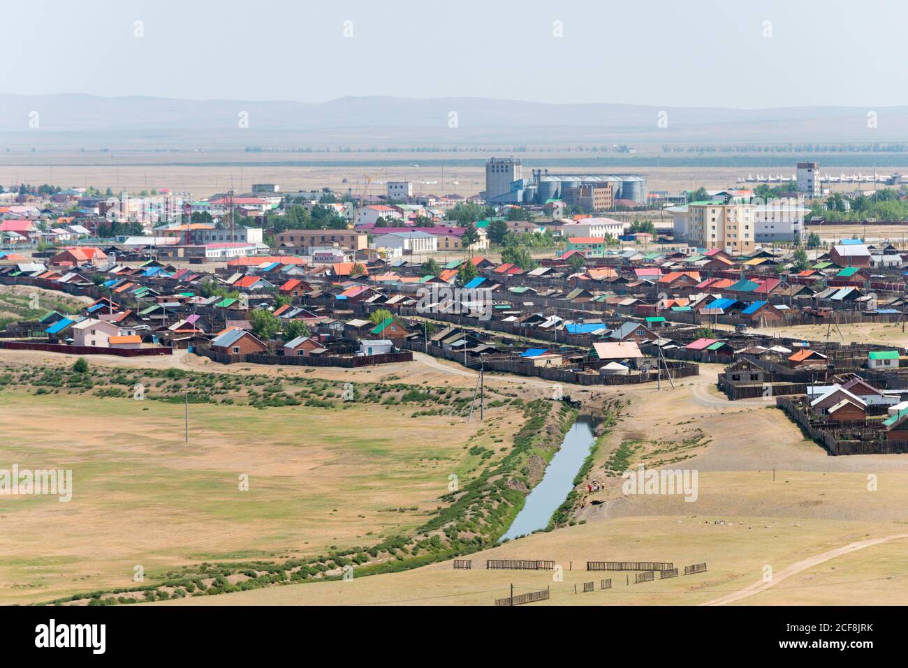 KHARKORIN, MONGOLIA - Vista di Kharkhorin a Kharkhorin (Karakorum ...