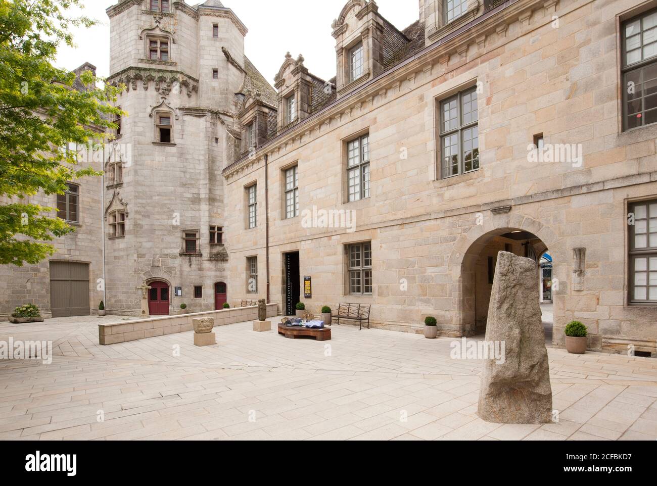 Quimper museum immagini e fotografie stock ad alta risoluzione - Alamy
