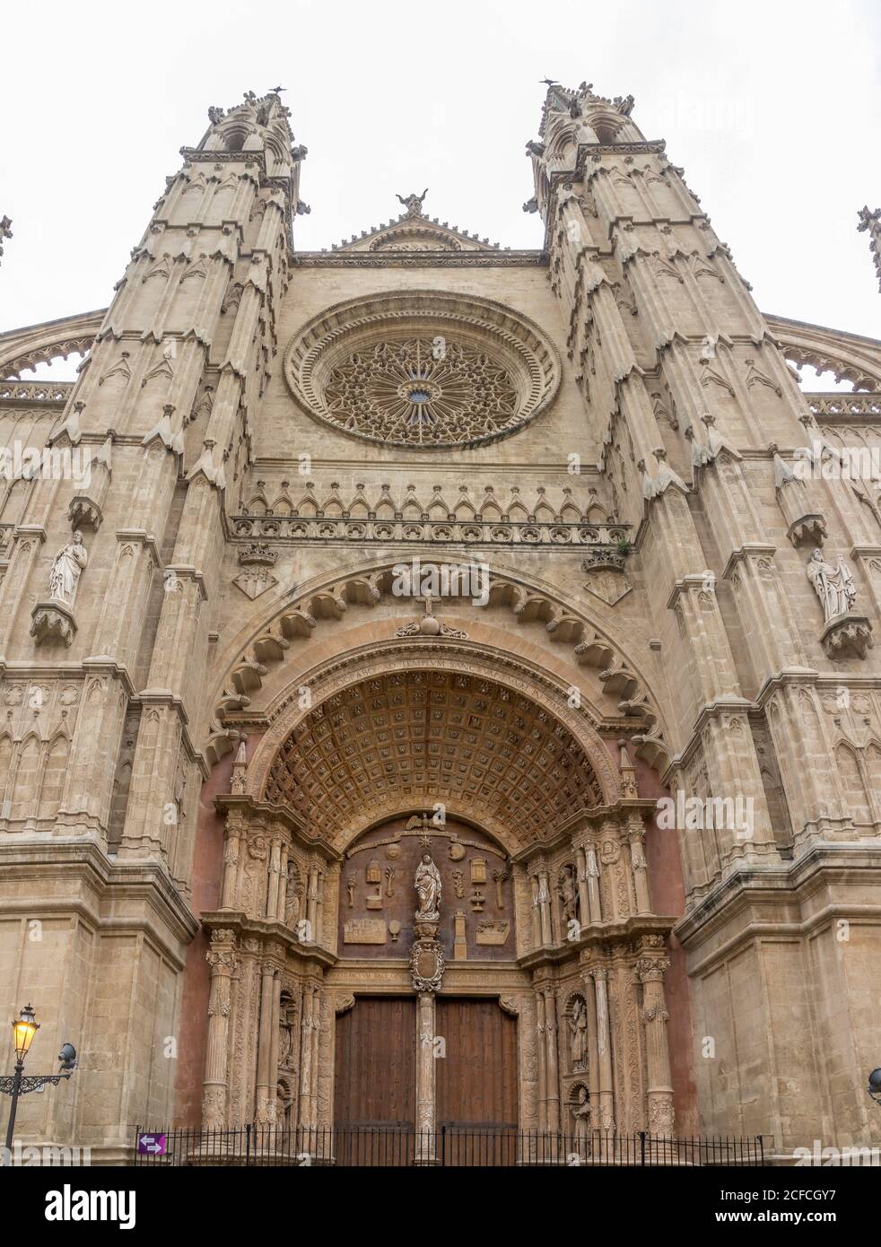 Facciata gotica Cattedrale Basilica Santa Maria di Palma di Maiorca La ...