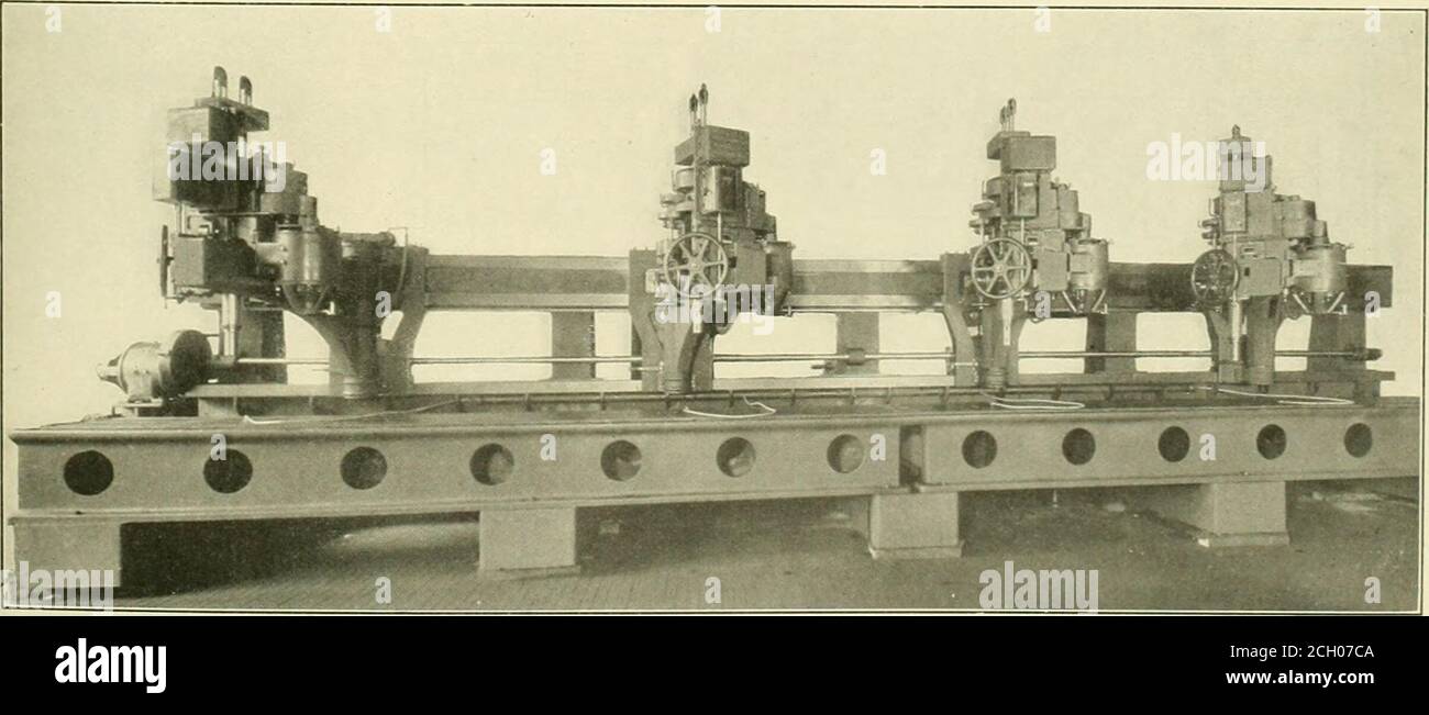 Arco del mandrino immagini e fotografie stock ad alta risoluzione - Alamy