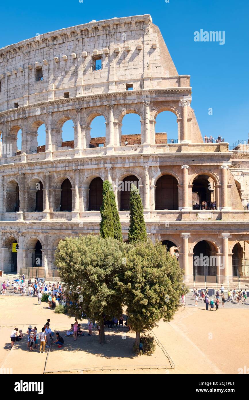 Icona di rovina iconica di roma colosseo monumento immagini e ...