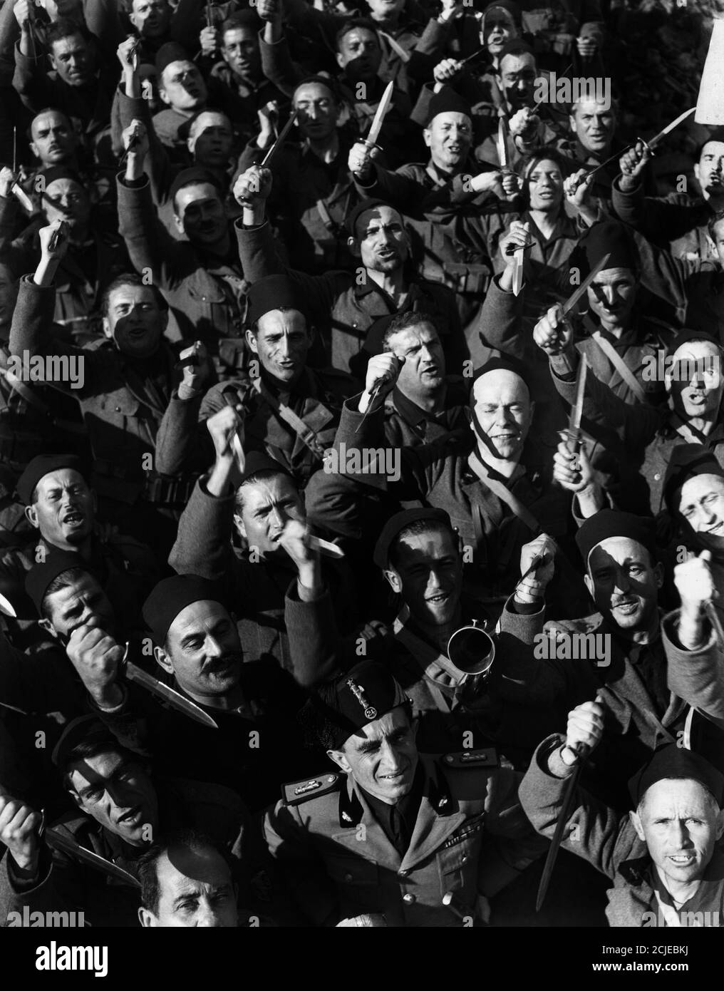 Camicie nere immagini e fotografie stock ad alta risoluzione - Alamy