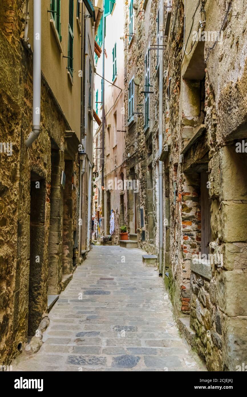 Facciate di antichi palazzi antichi immagini e fotografie stock ad alta ...