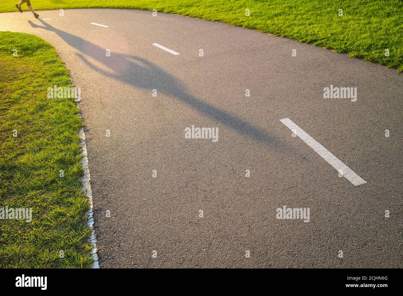 Persona che corre a fare jogging immagini e fotografie stock ad alta ...