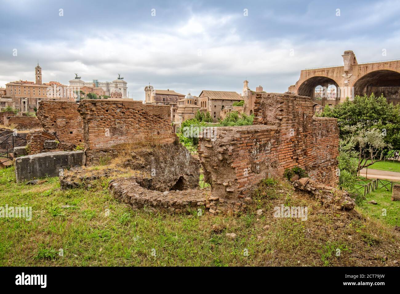 Grande vista sull'antico Foro Romano del Campidoglio con Palazzo ...