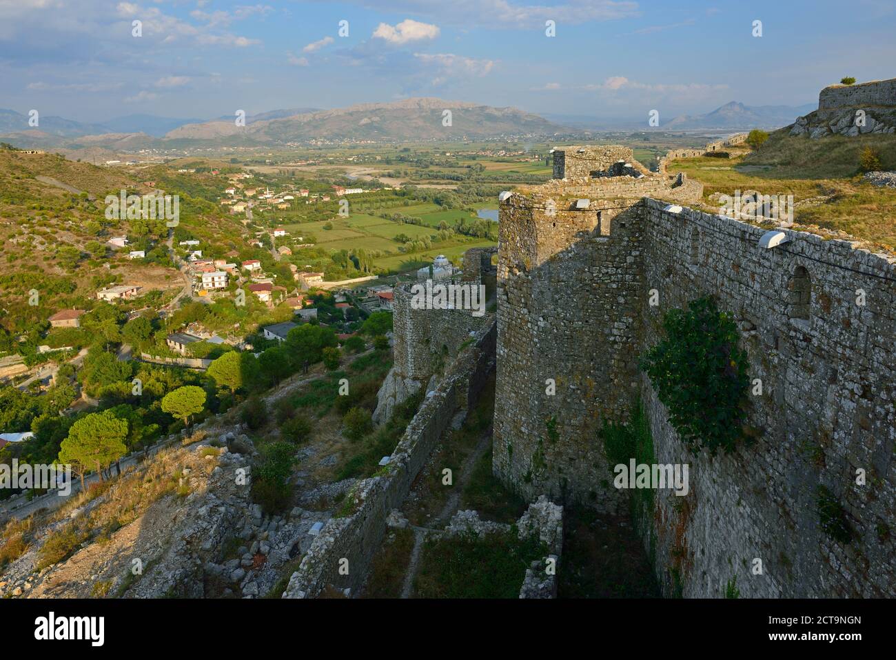 Collina rozafa immagini e fotografie stock ad alta risoluzione - Alamy