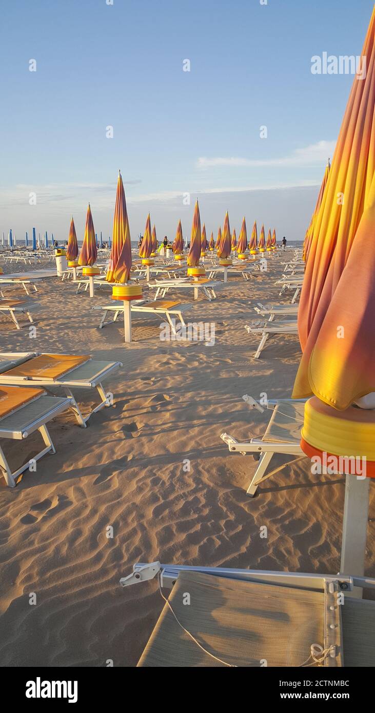 Ombrelloni chiusi immagini e fotografie stock ad alta risoluzione - Alamy