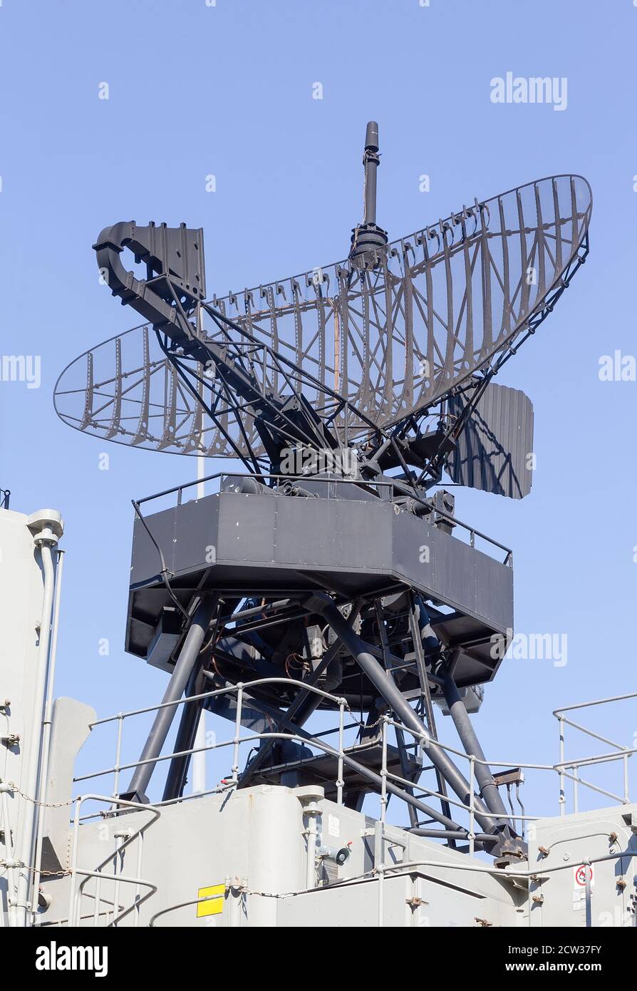 Radar per navi da guerra immagini e fotografie stock ad alta ...