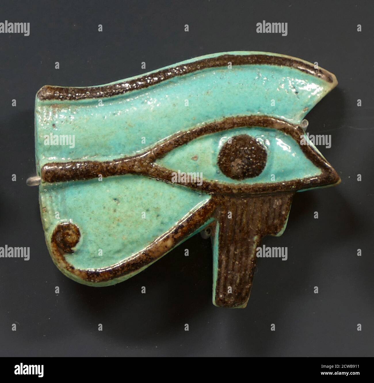 Fregio raffigurante l'occhio di Horus o Ra, un antico simbolo egiziano ...