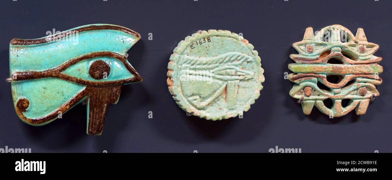 Fregio raffigurante l'occhio di Horus o Ra, un antico simbolo egiziano ...