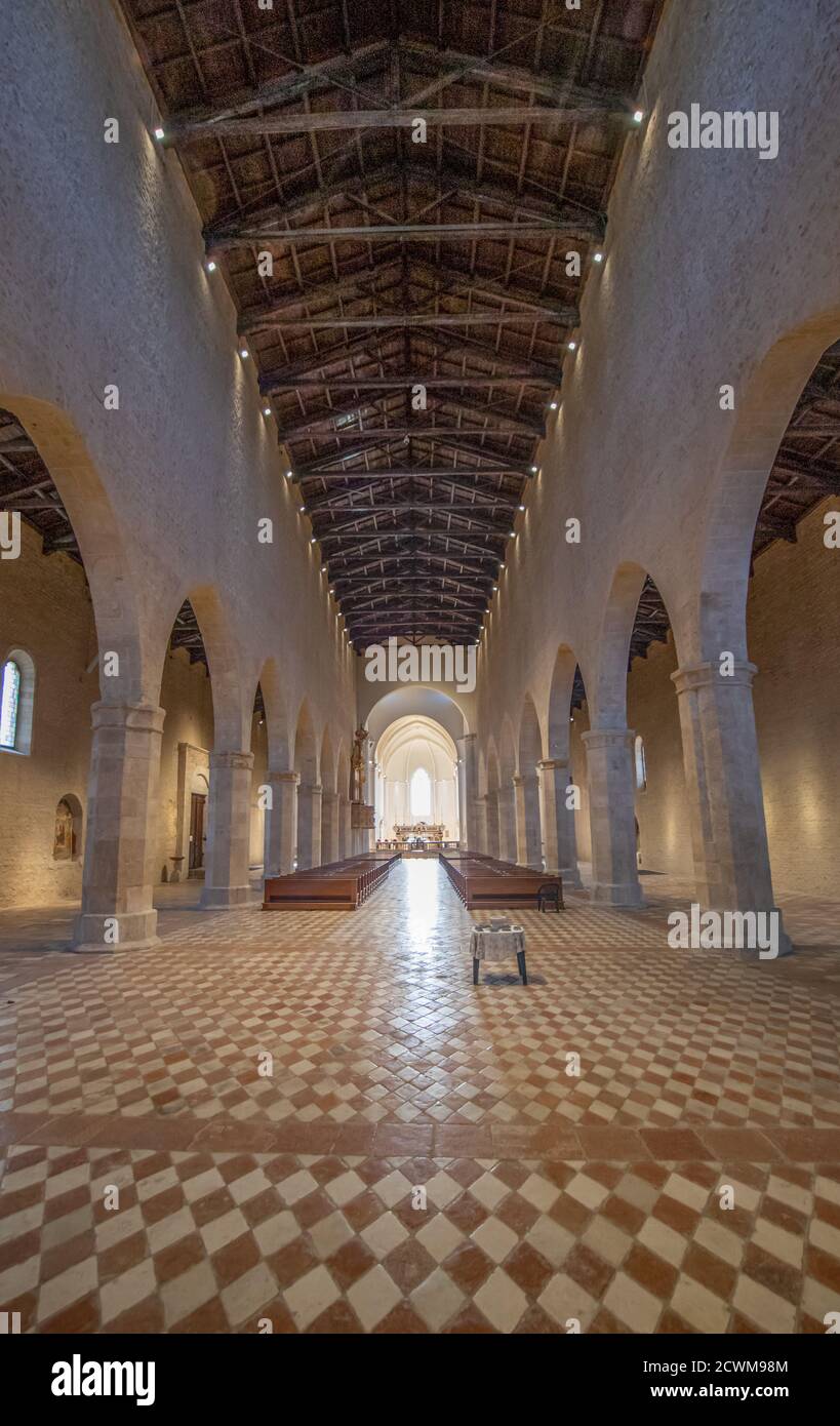 Santa Maria di Collemaggio, una delle chiese medievali più belle d ...