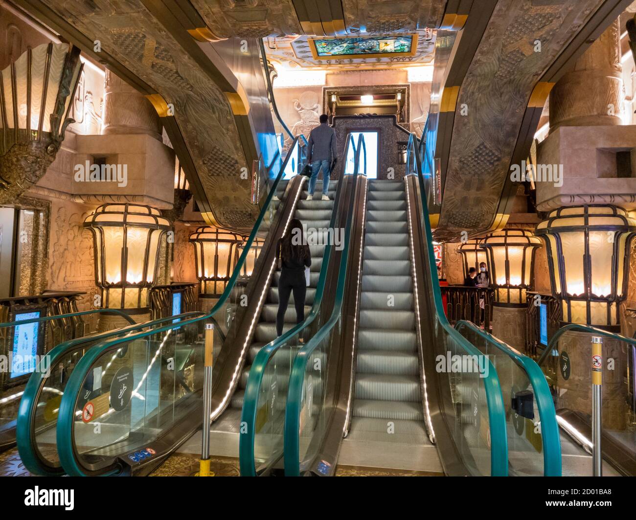 Harrods london interior immagini e fotografie stock ad alta risoluzione ...