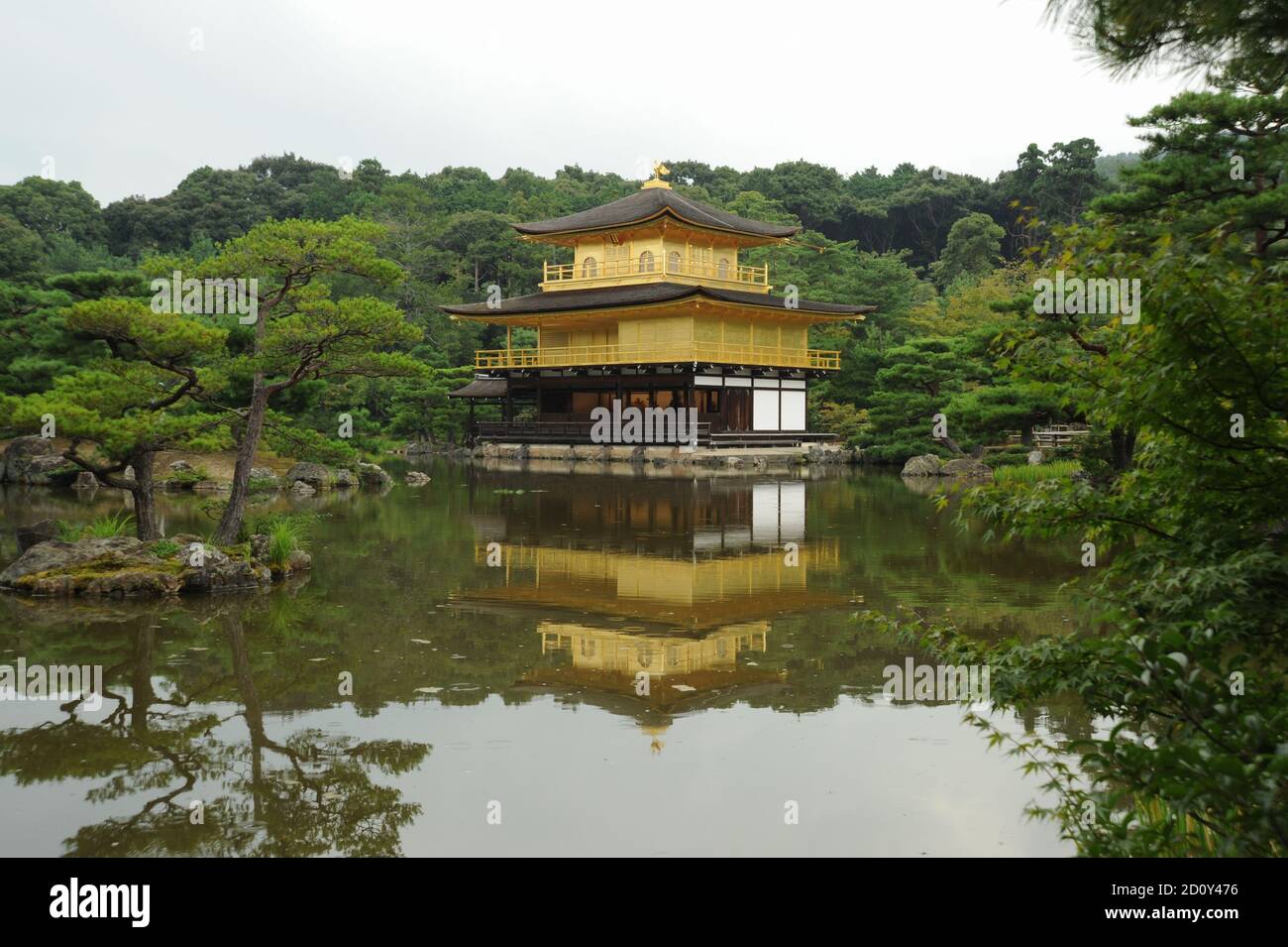 Padiglione d'oro kyoto città giappone immagini e fotografie stock ad ...
