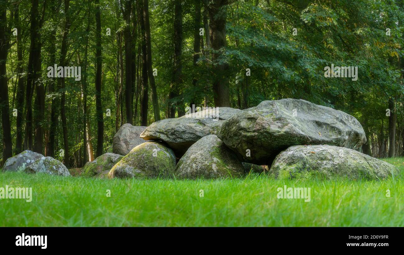 Dolmen d7 immagini e fotografie stock ad alta risoluzione - Alamy