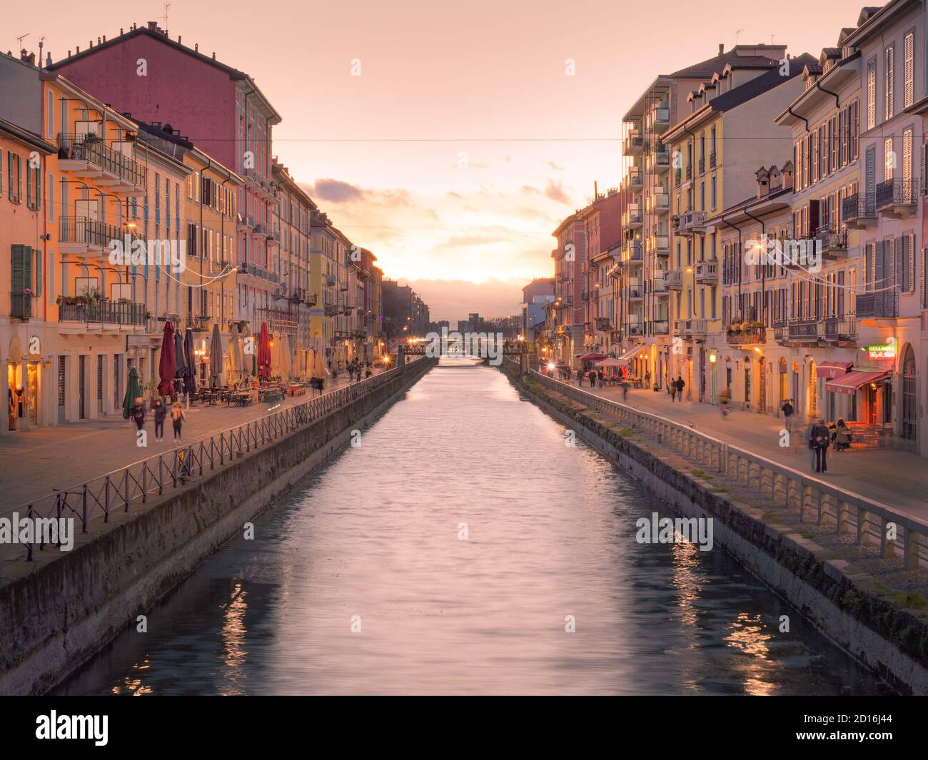 Navigli milano immagini e fotografie stock ad alta risoluzione - Alamy