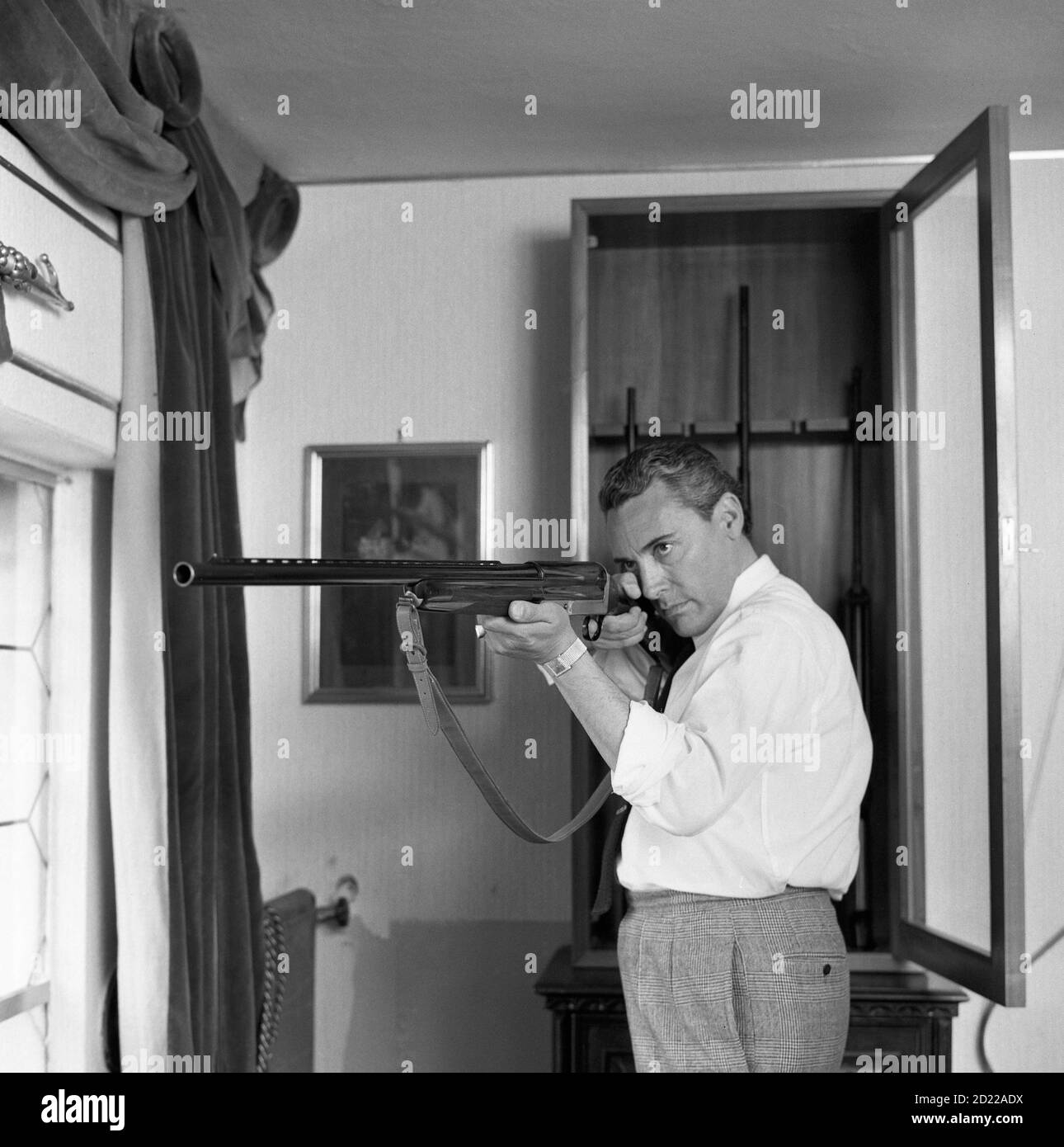 Il tenore Mario del Monaco a casa sua, Lancenigo (TV), 9 giugno 1965 ...