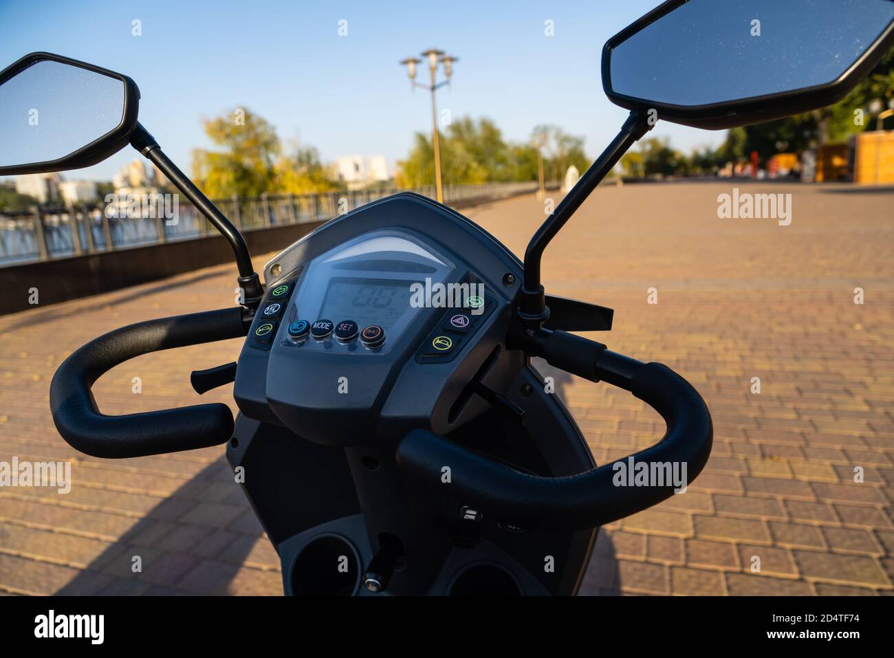 Scooter a quattro ruote immagini e fotografie stock ad alta risoluzione ...