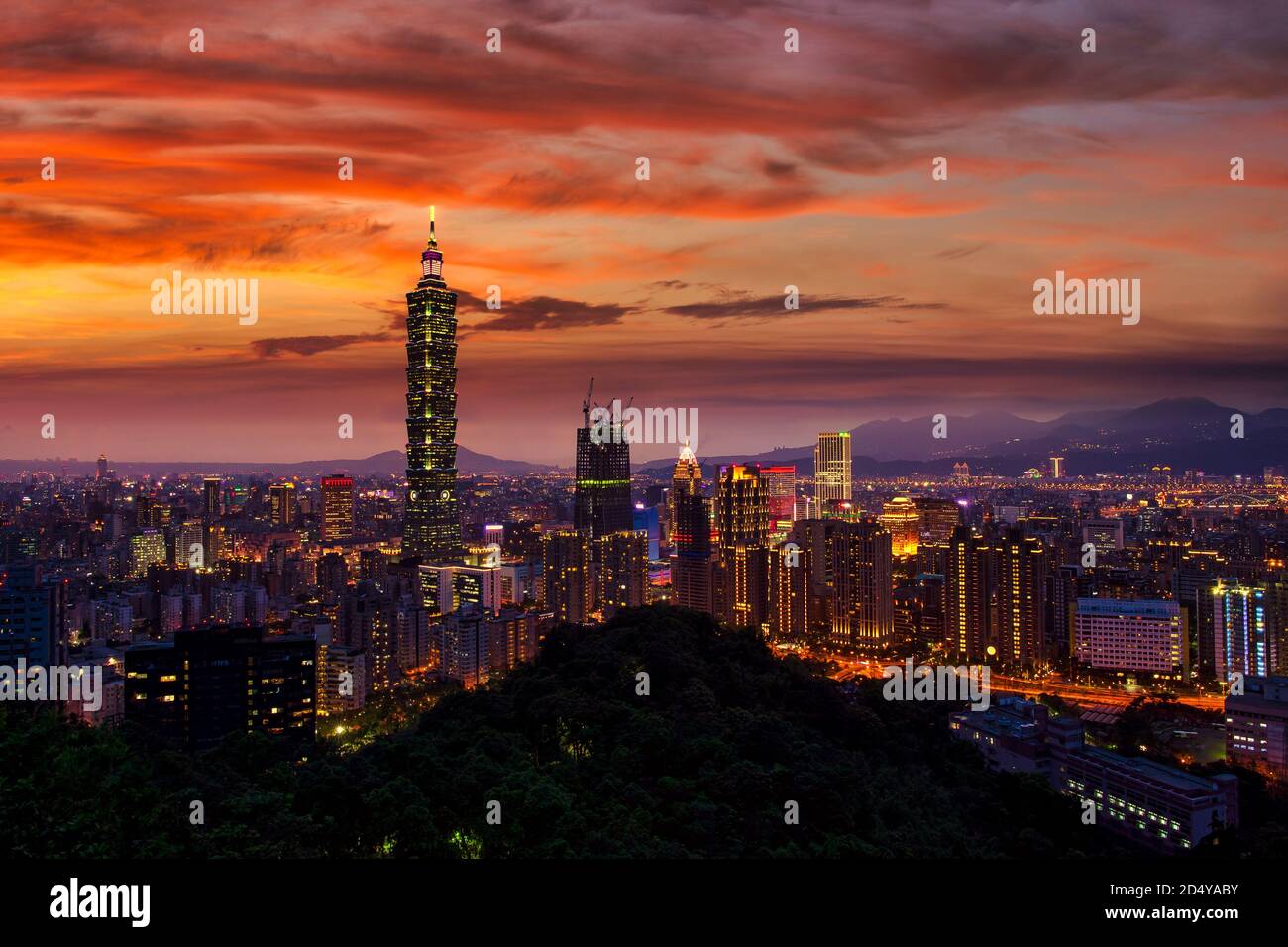 Taipei 101 tower immagini e fotografie stock ad alta risoluzione - Alamy
