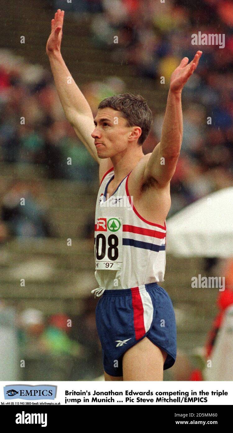 Jonathan edwards nel triplo salto immagini e fotografie stock ad alta ...