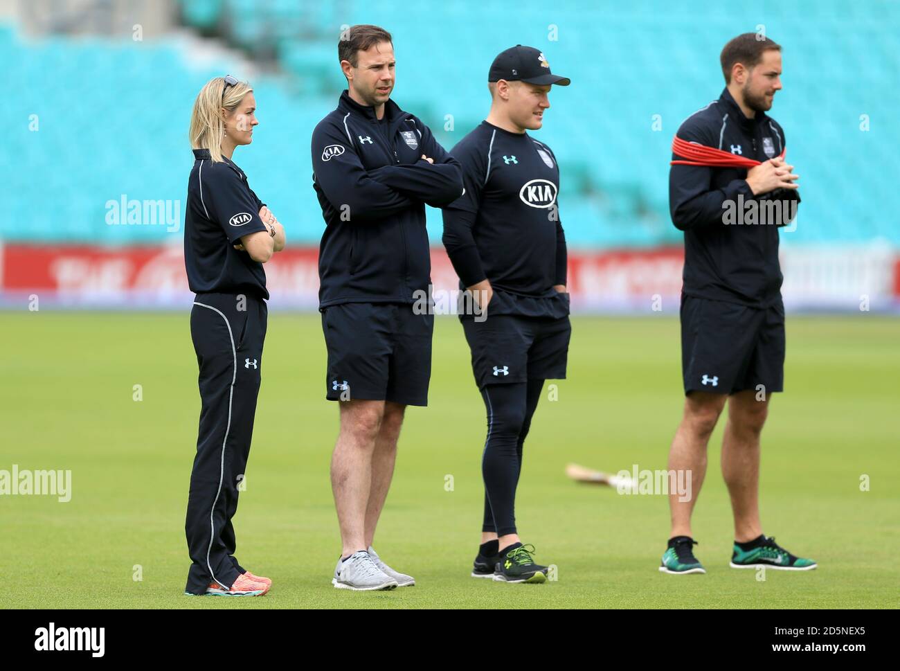 Lo psicologo sportivo del Surrey Rebecca Symes (a sinistra) con il ...
