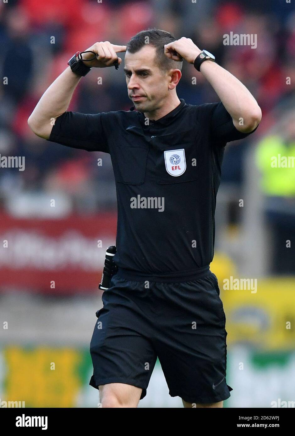 Peter bankes arbitro di calcio immagini e fotografie stock ad alta ...