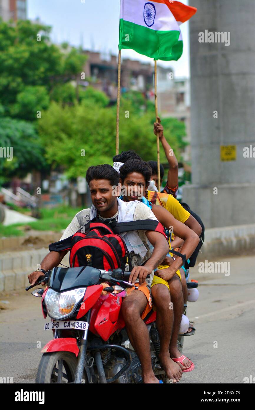 Devoti di lord shiva immagini e fotografie stock ad alta risoluzione ...