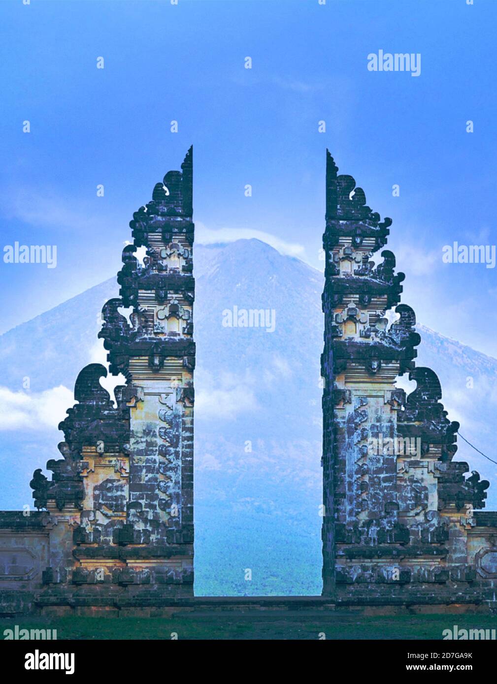 Il tempio di Lempuyang è il tempio più alto di Bali. Qui vedrete la ...