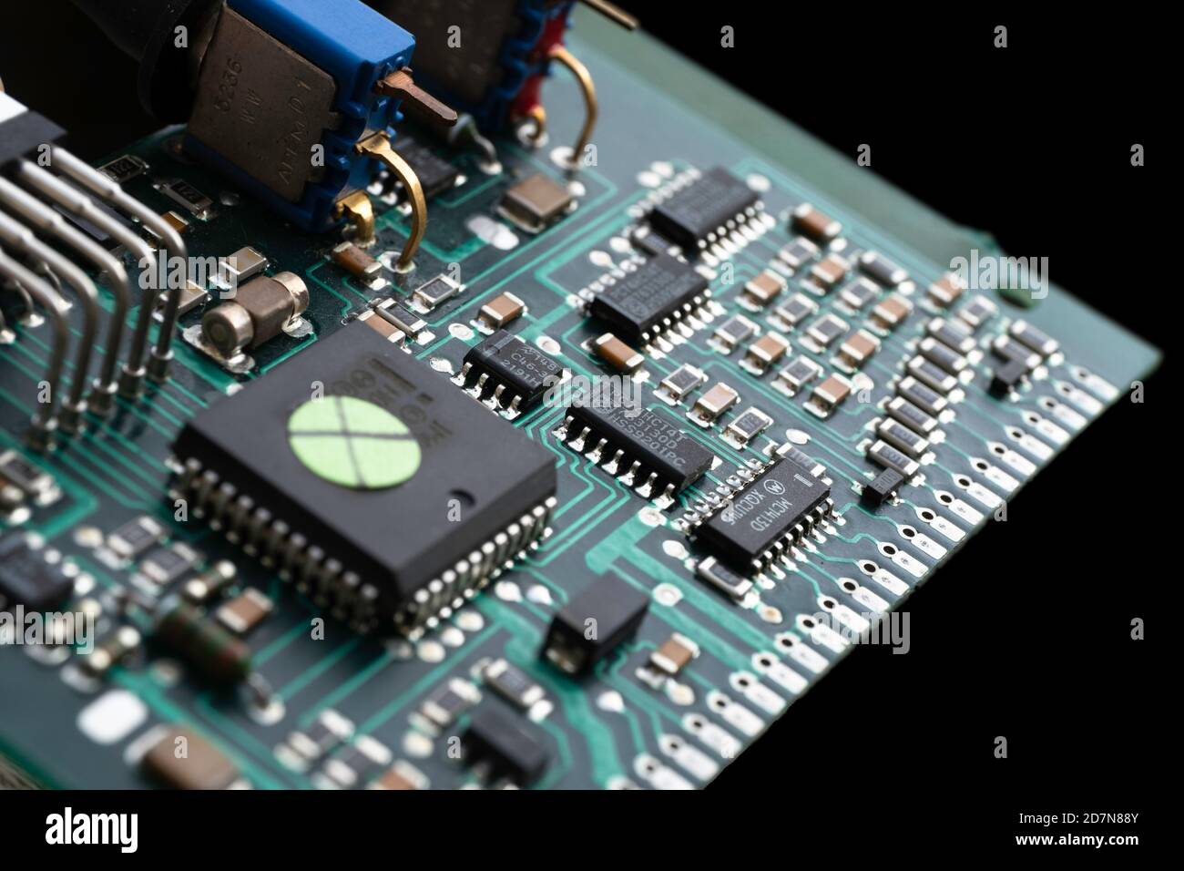 Componenti elettrici immagini e fotografie stock ad alta risoluzione ...