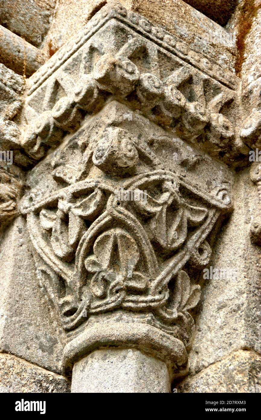 Capitelli in stile romanico immagini e fotografie stock ad alta ...