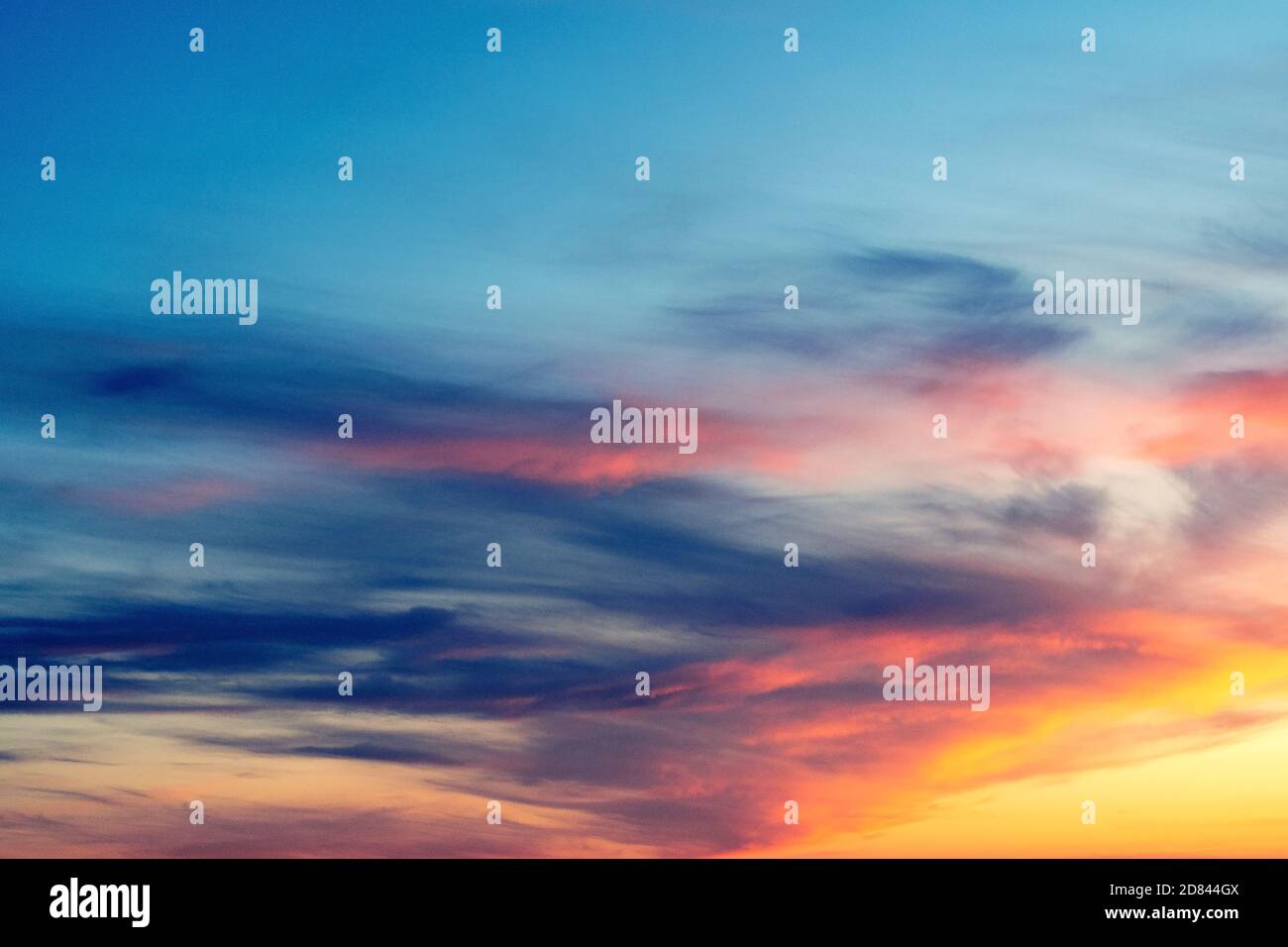 Sfondo Colorato Cielo Immagini e Fotos Stock - Alamy