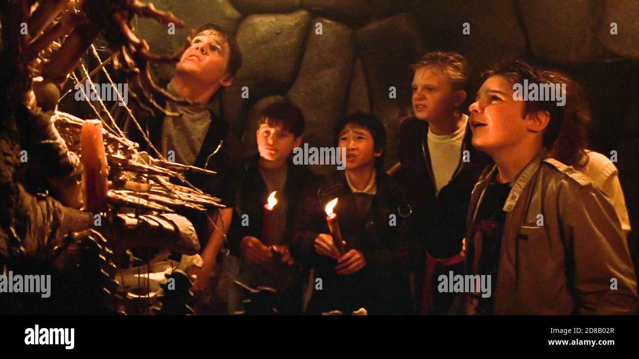 STATI UNITI. Josh Brolin , Sean Astin , Ke Huy Quan , Corey Feldman ...