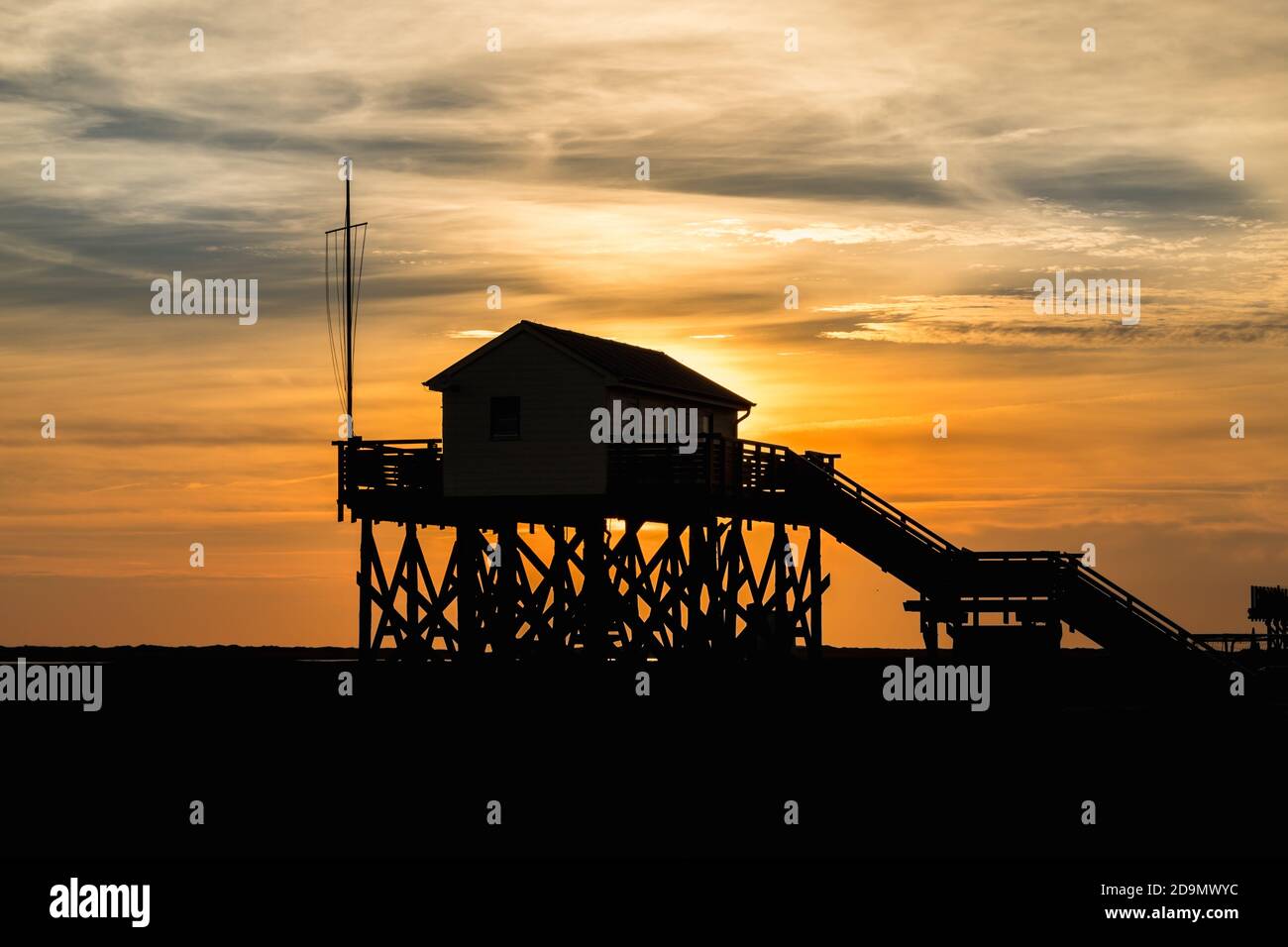 Palafitta da colorare immagini e fotografie stock ad alta risoluzione ...