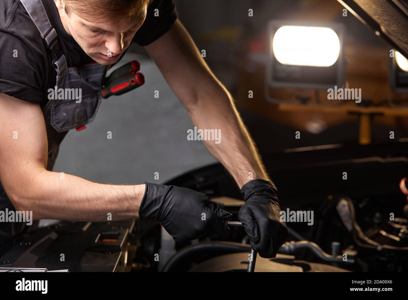 Riparare Un Motore Immagini e Fotos Stock - Alamy