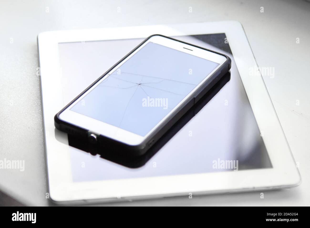 Schermo rotto sfondo immagini e fotografie stock ad alta risoluzione ...