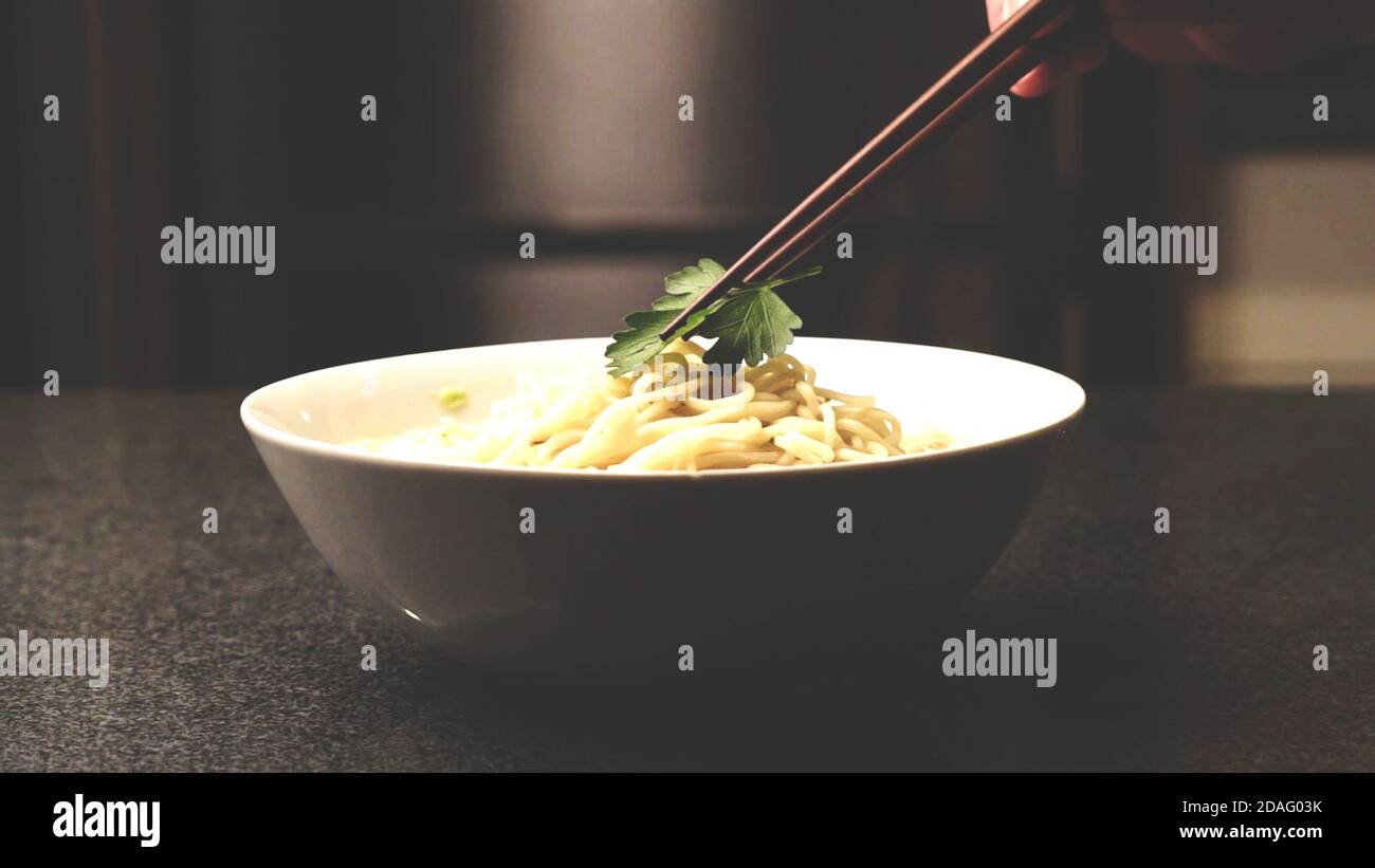 Spaghetti cinesi immagini e fotografie stock ad alta risoluzione - Alamy