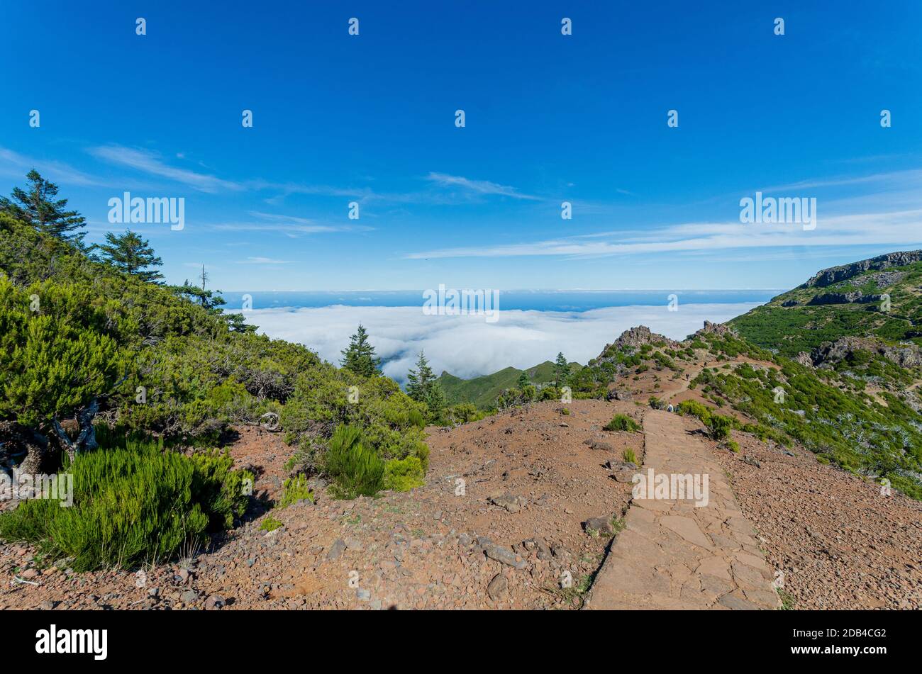 Sentiero escursionistico il passaggio dalla montagna Pico Arieiro a ...