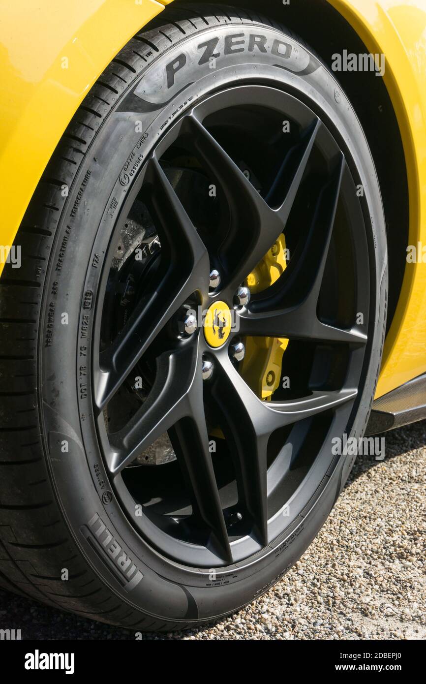 Ferrari 812 superfast immagini e fotografie stock ad alta risoluzione ...