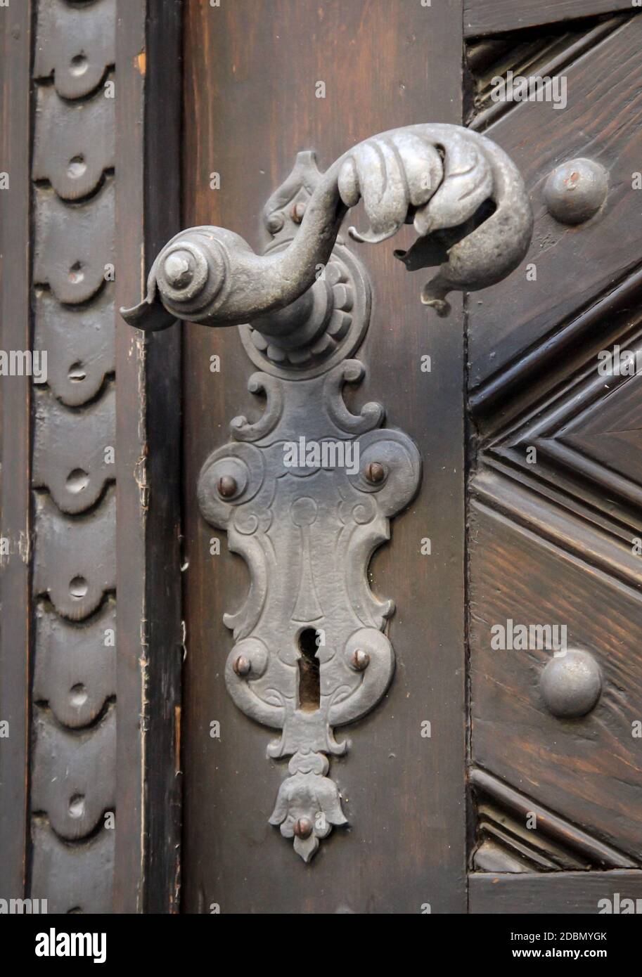 Cardini della porta immagini e fotografie stock ad alta risoluzione - Alamy